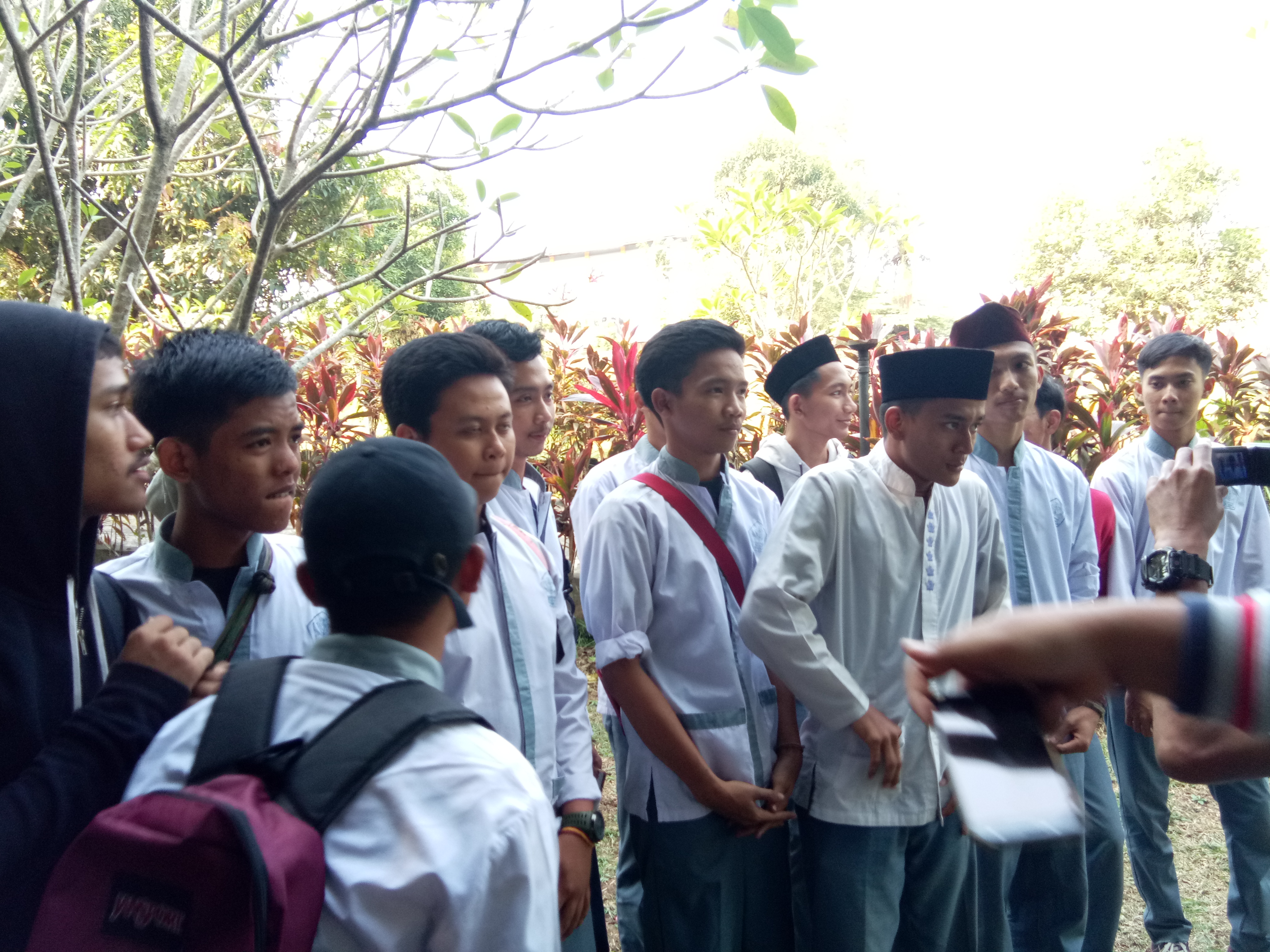 Hebat, Belasan Siswa SMKN 1 Tangsel Berhasil Menangkap Begal – PORTAL ...