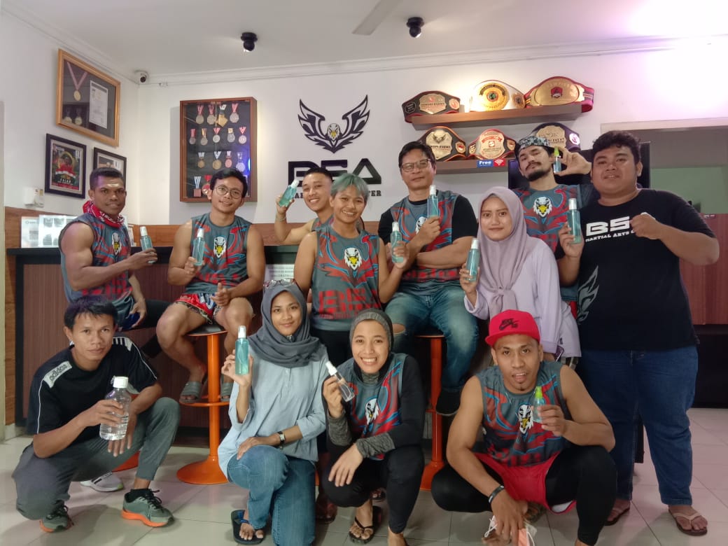 BSA Martial Arts Center Bagikan Gratis 200 Botol Hand sanitizer Kepada ...